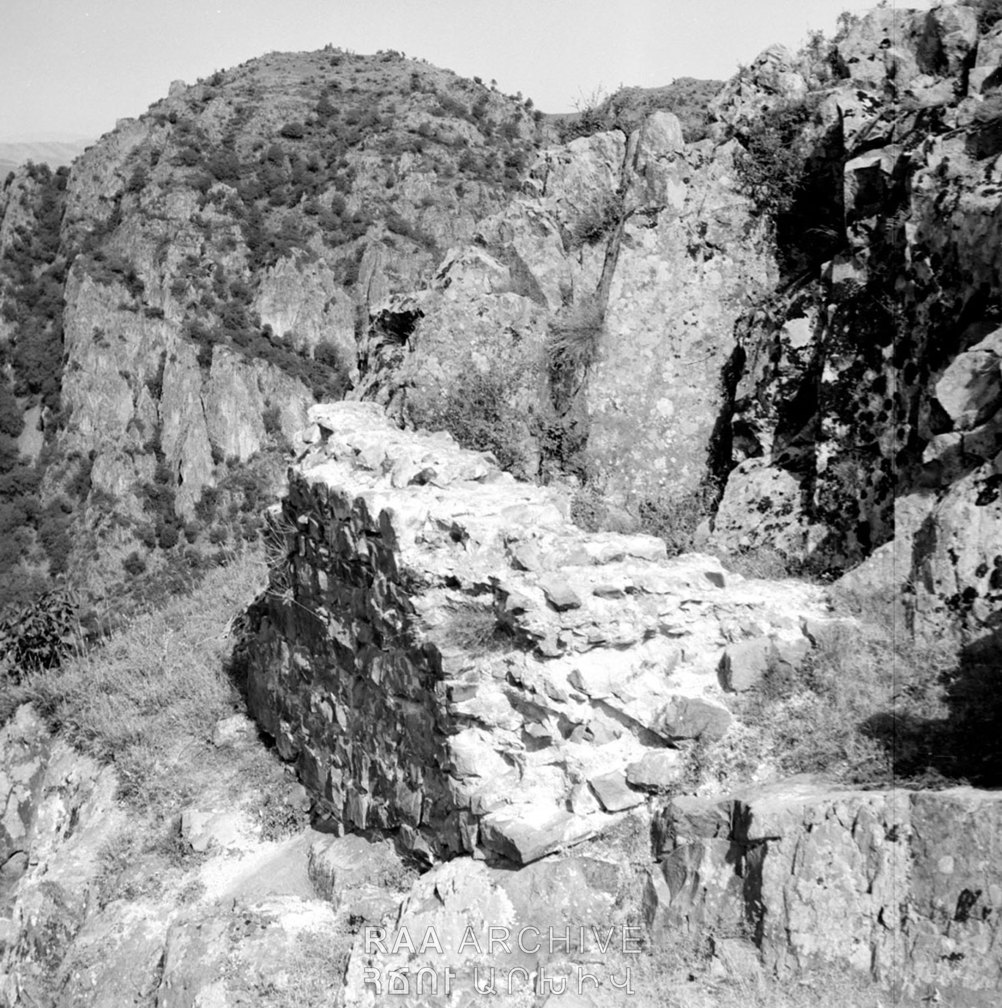 Aghaj-Ghala Castle :: ARMENIAN HISTORICAL MONUMENTS