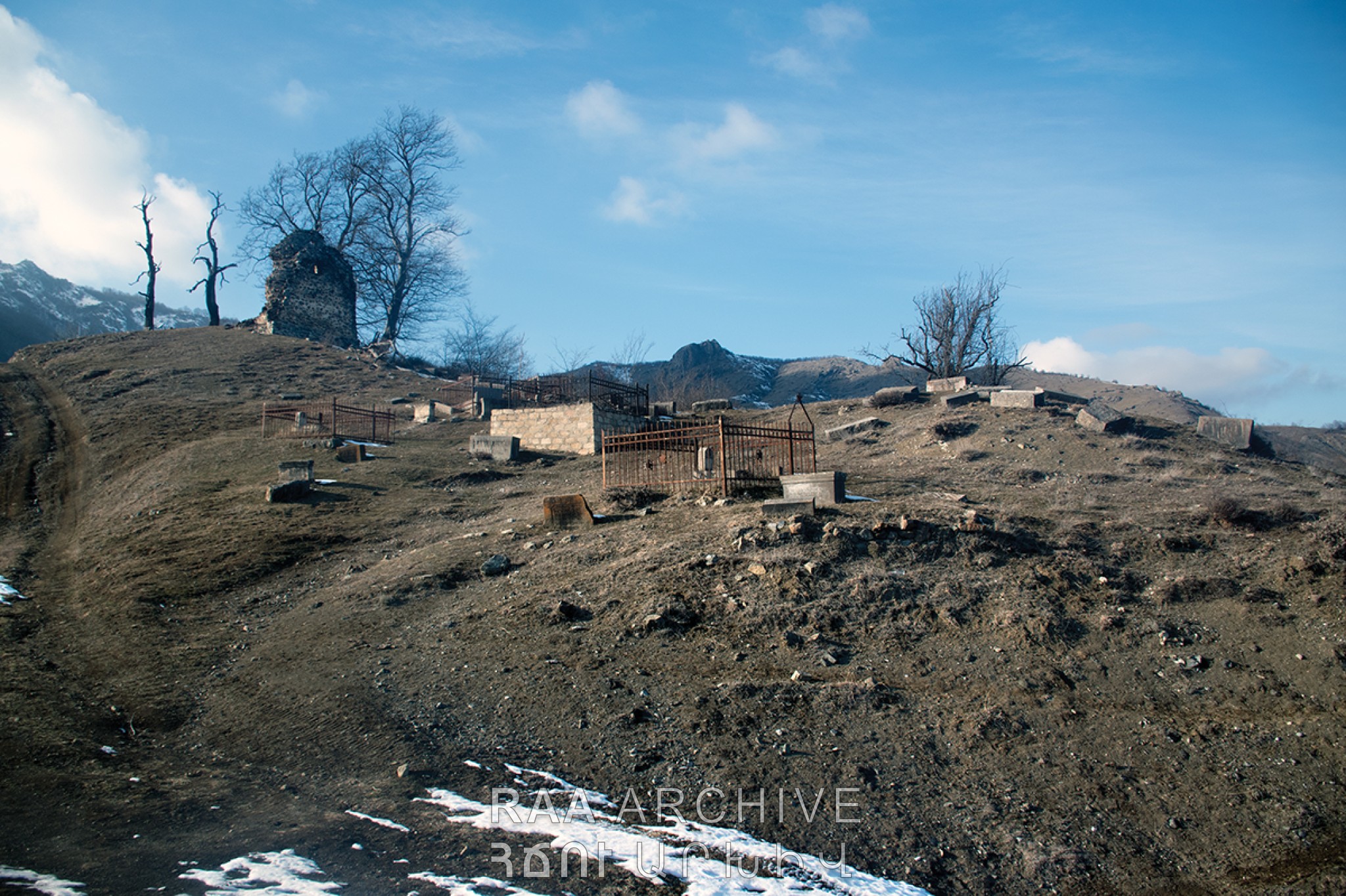 Cemetery :: ARMENIAN HISTORICAL MONUMENTS