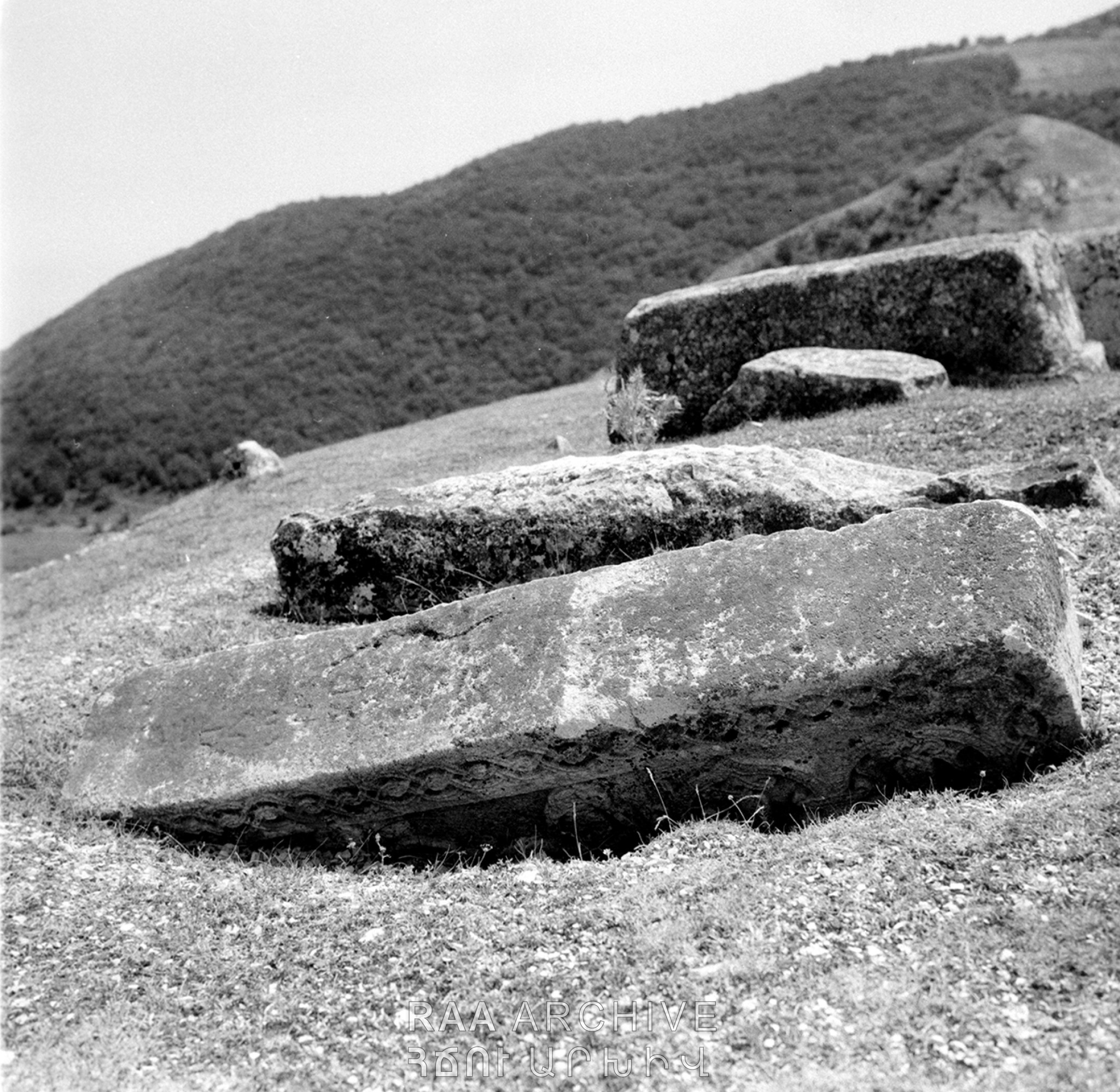 Cemetery :: ARMENIAN HISTORICAL MONUMENTS