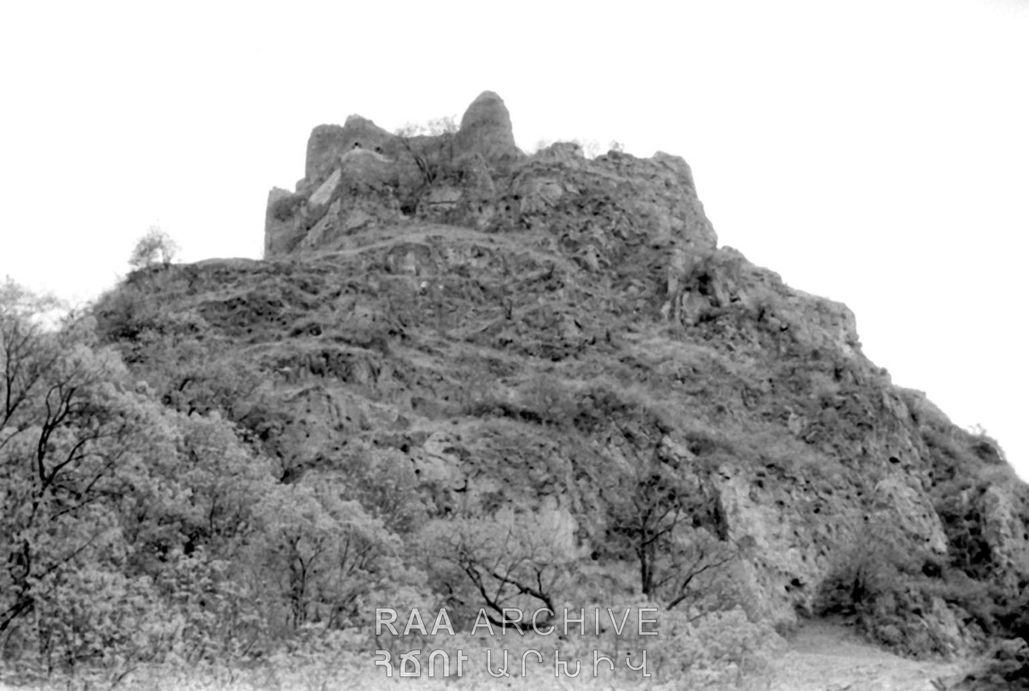 Charek Castle :: ARMENIAN HISTORICAL MONUMENTS