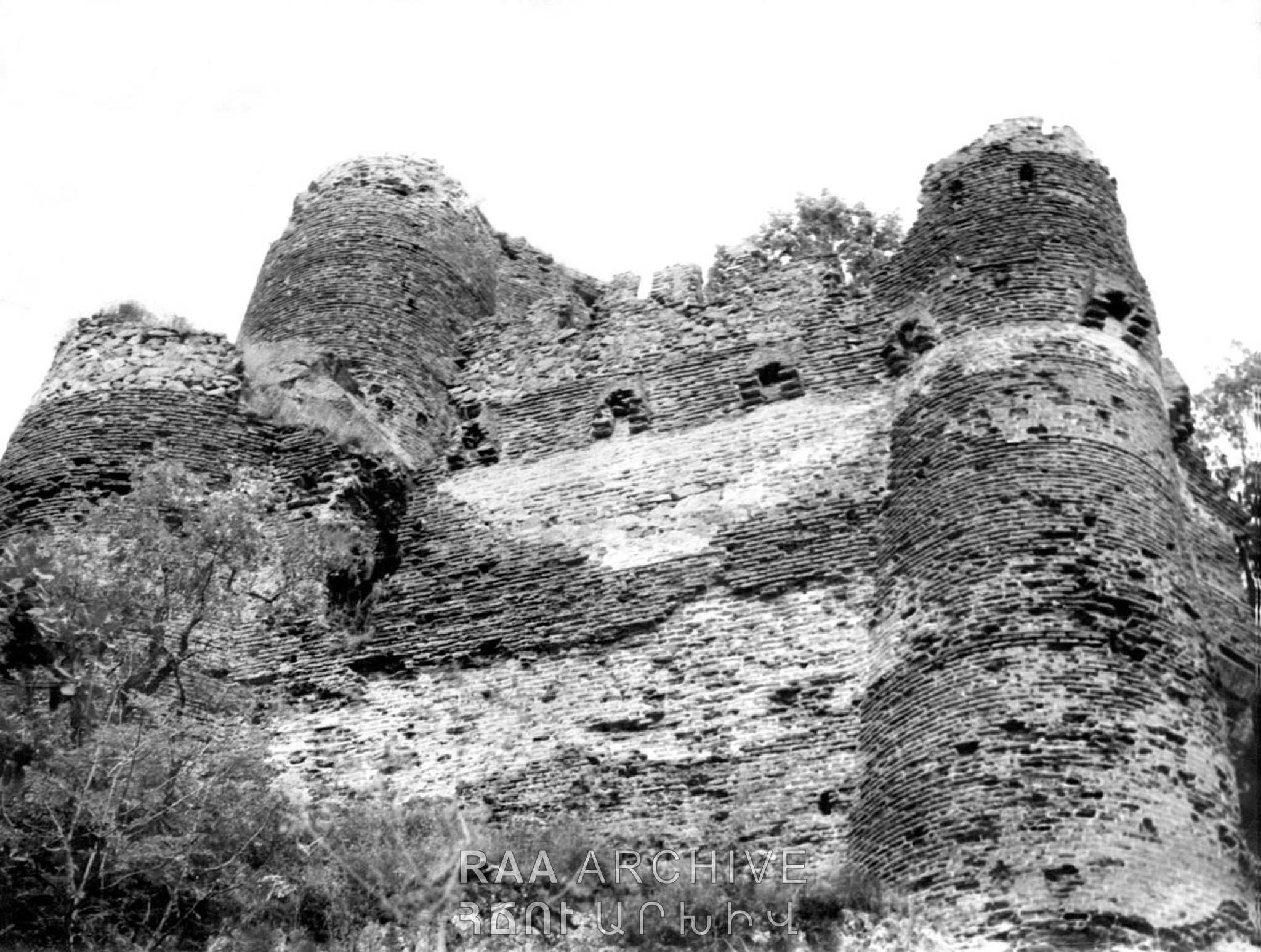 Charek Castle :: ARMENIAN HISTORICAL MONUMENTS