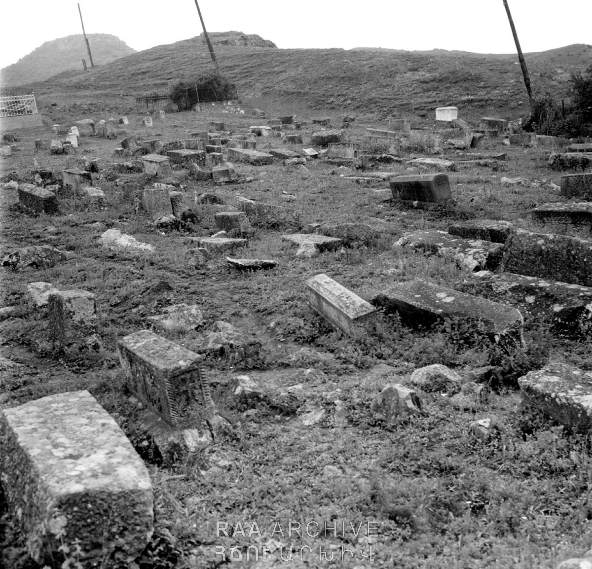 Cemetery :: ARMENIAN HISTORICAL MONUMENTS